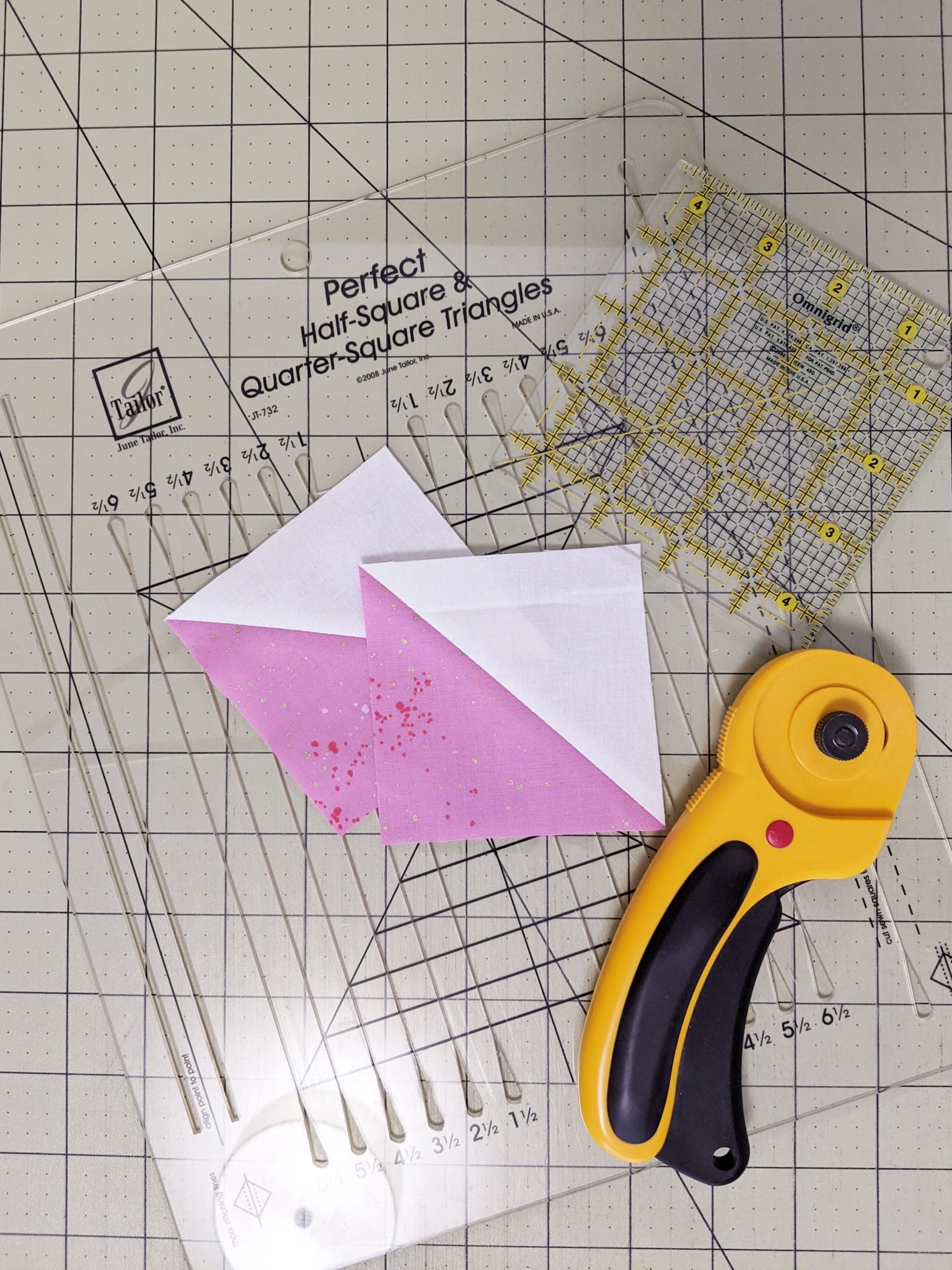 All About Half Square Triangles: How to Trim Them – slightly biased quilts