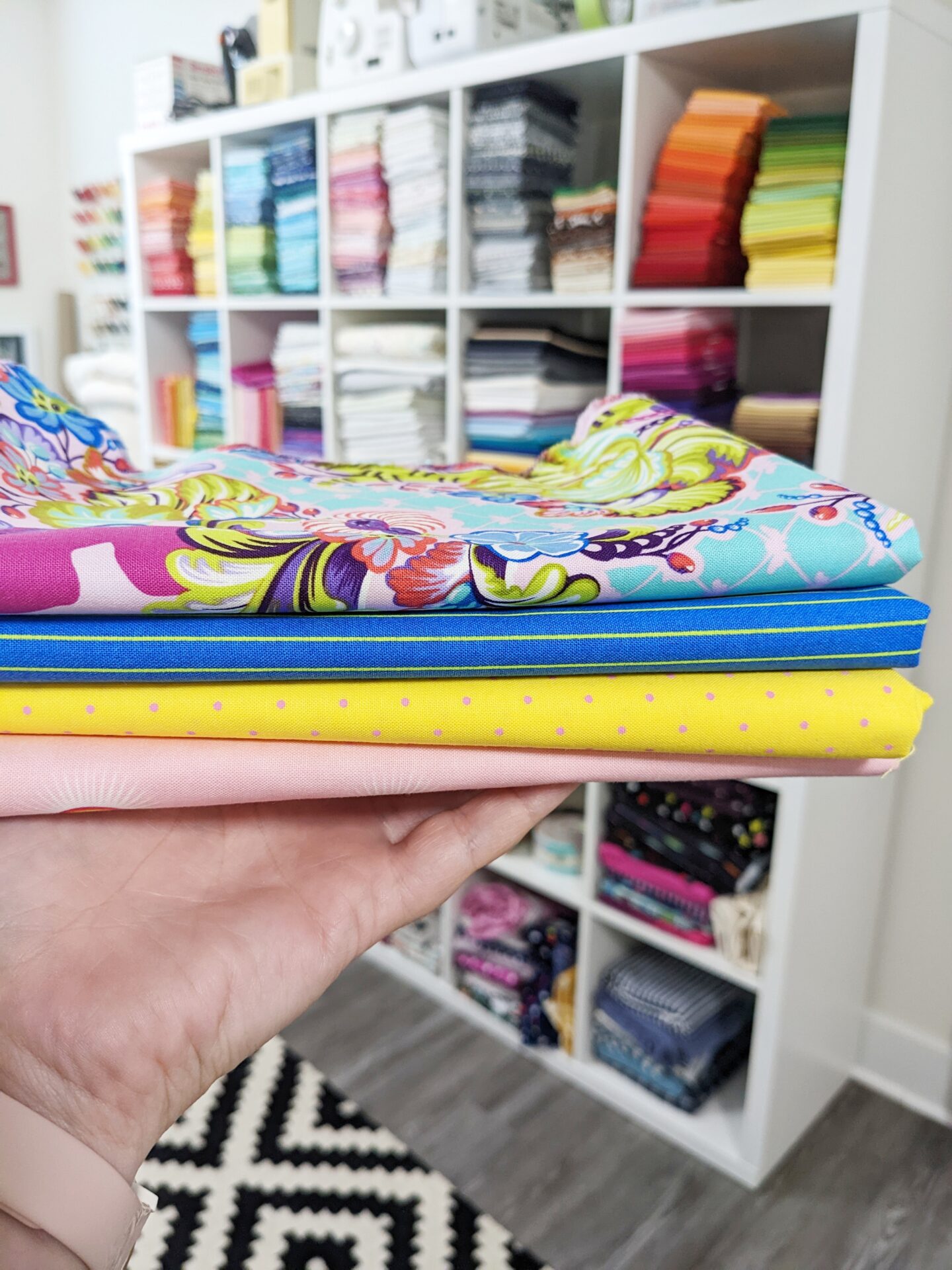 How to Use Large-Scale Prints – slightly biased quilts